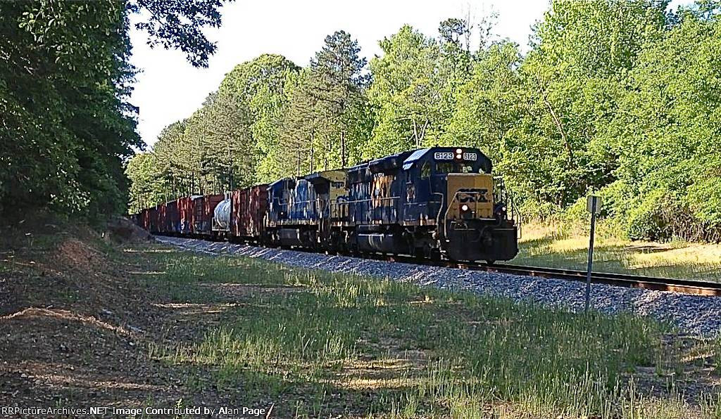 CSX SD40-2 8123 and C40-8 7527